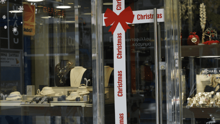 Point of Purchase (POP) Displays: The Ultimate Guide to Attracting ...